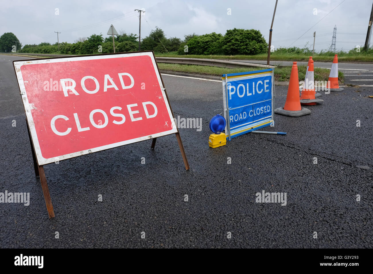 police road closed sign Stock Photo - Alamy
