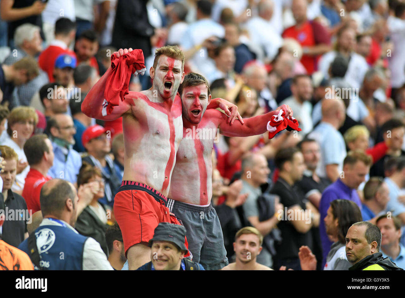England celebrate during group hi-res stock photography and images - Alamy