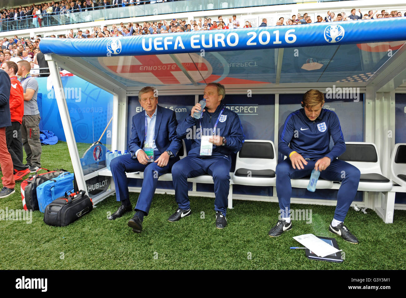 Lens, France. 16th June, 2016. England Football Coach Roy Hodgson (left ...