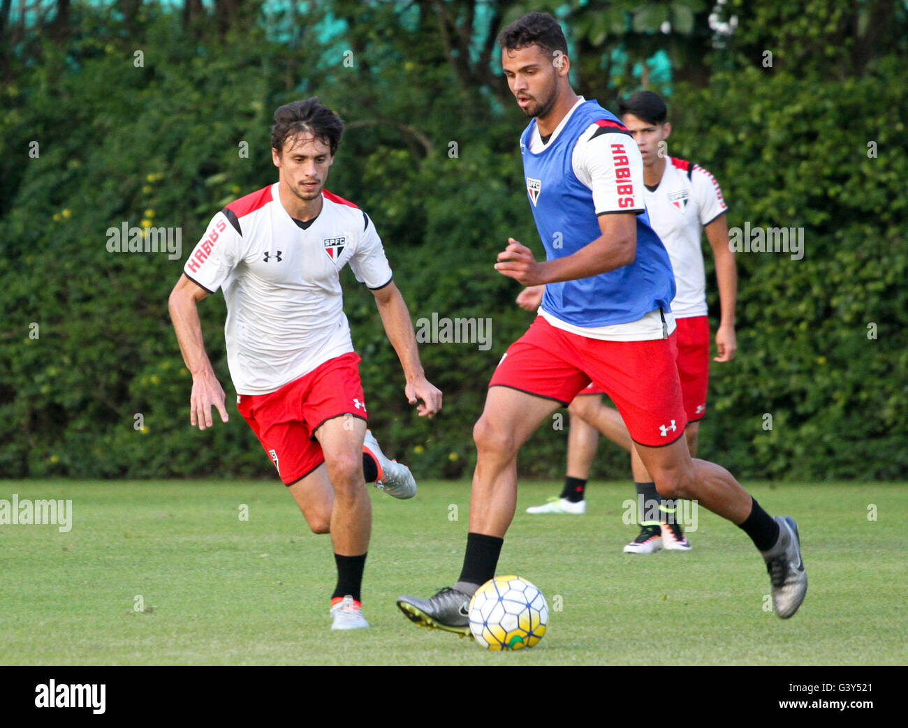 Sao Paulo, Brazil. 16th June, 2016. TRAINING SPFC - Rodrigo Caio and ...