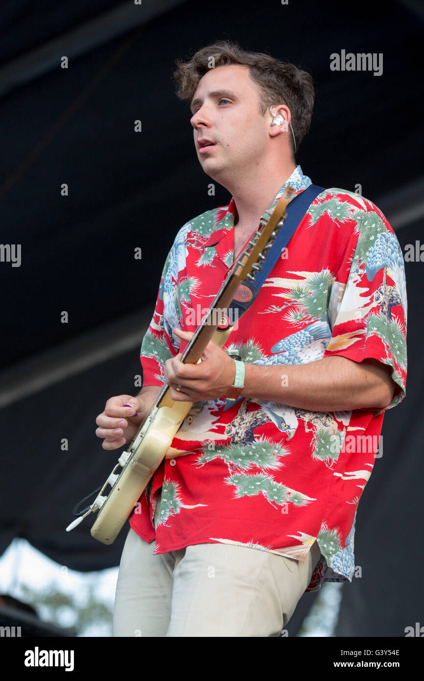 Manchester, Tennessee, USA. 11th June, 2016. Guitarist SAM HALLIDAY of ...