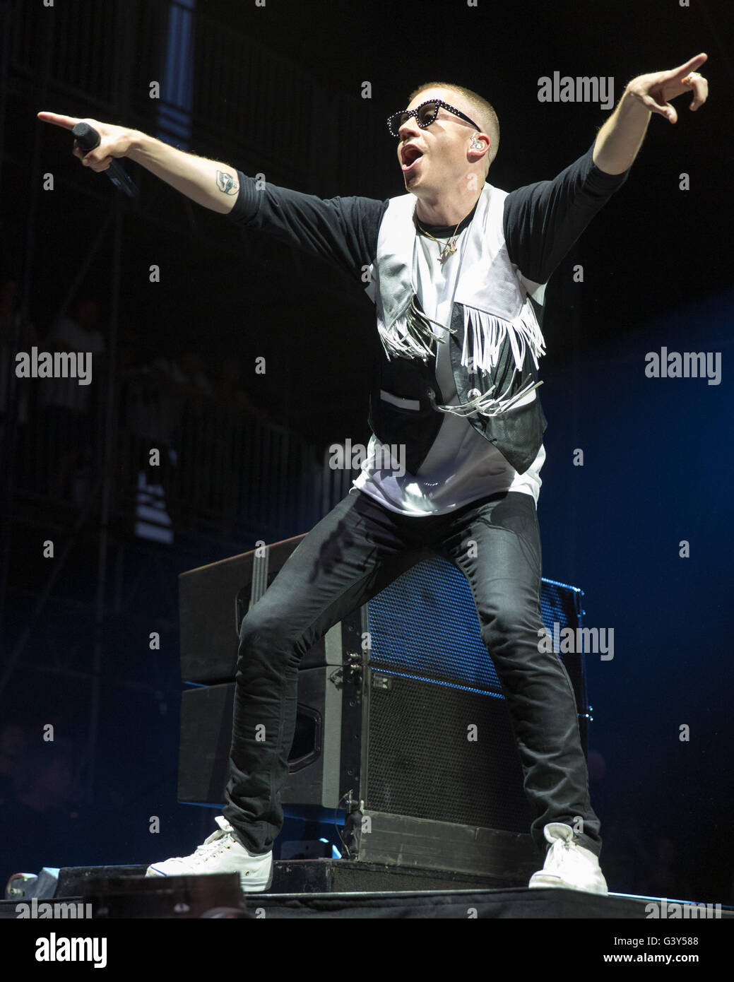 Oshkosh, Wisconsin, USA. 11th June, 2016. Rapper MACKLEMORE (aka BEN ...