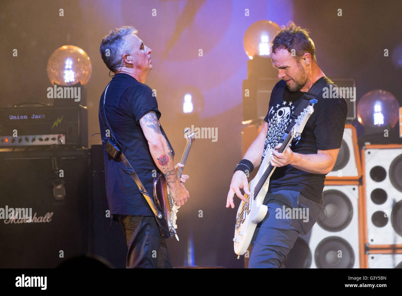 Pearl jam hi-res stock photography and images - Alamy