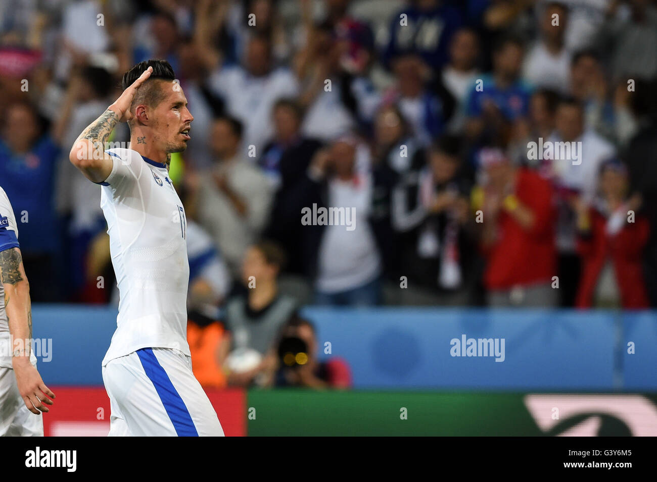 Marek hamsik goal hi-res stock photography and images - Alamy