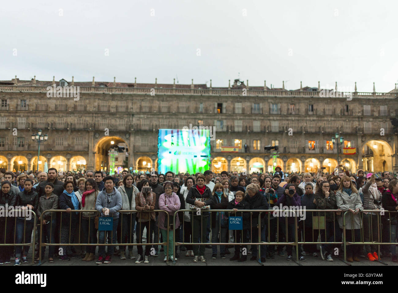 Singular shells hi-res stock photography and images - Alamy