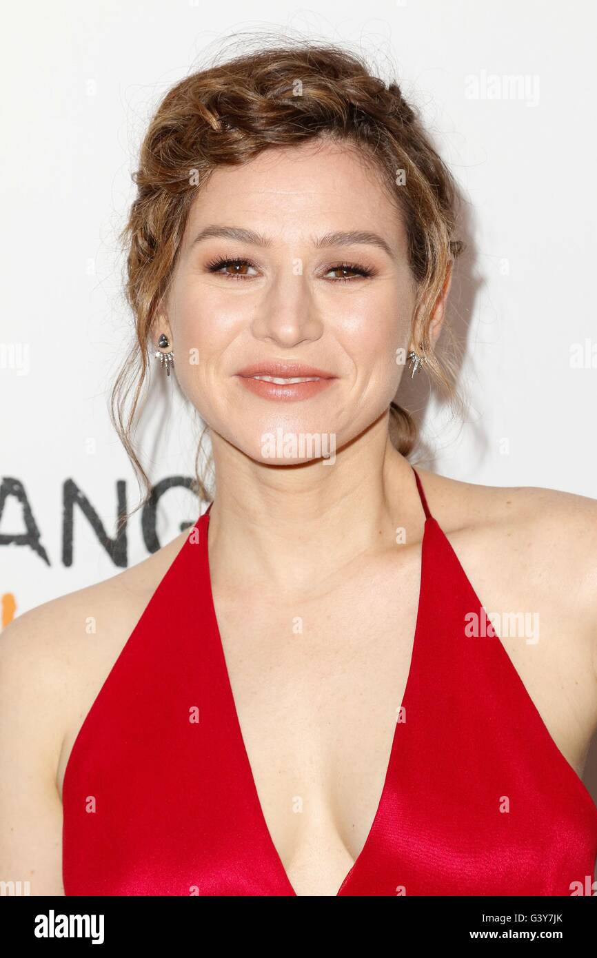 New York, NY, USA. 16th June, 2016. Yael Stone at arrivals for ORANGE ...