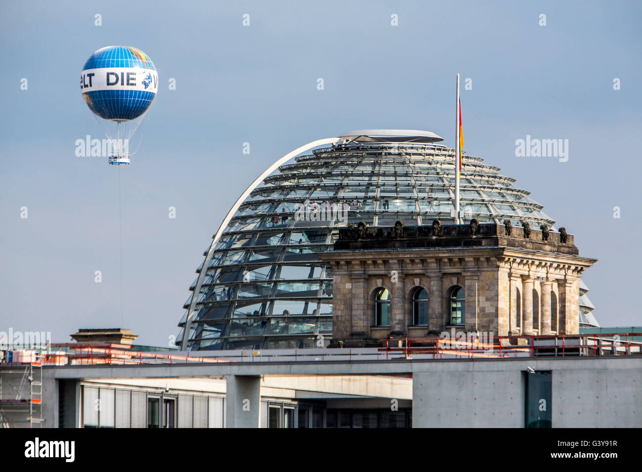 Reichstags dome hi-res stock photography and images - Alamy