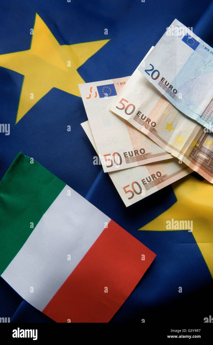 Italian flag, EU flag, euro banknotes, symbolic image, currency crisis ...