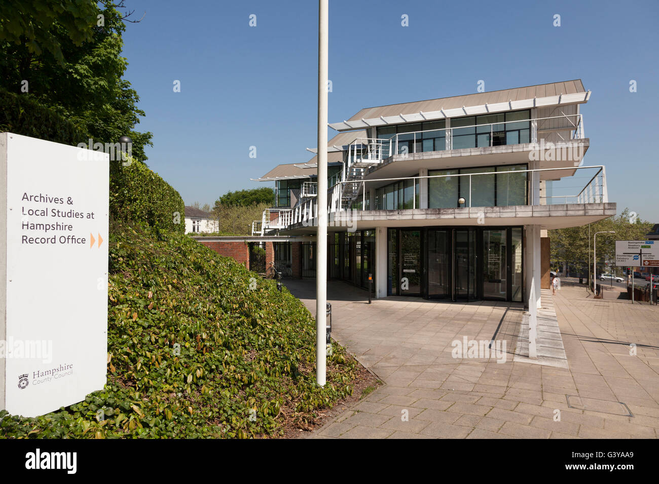 Hampshire council hi-res stock photography and images - Alamy