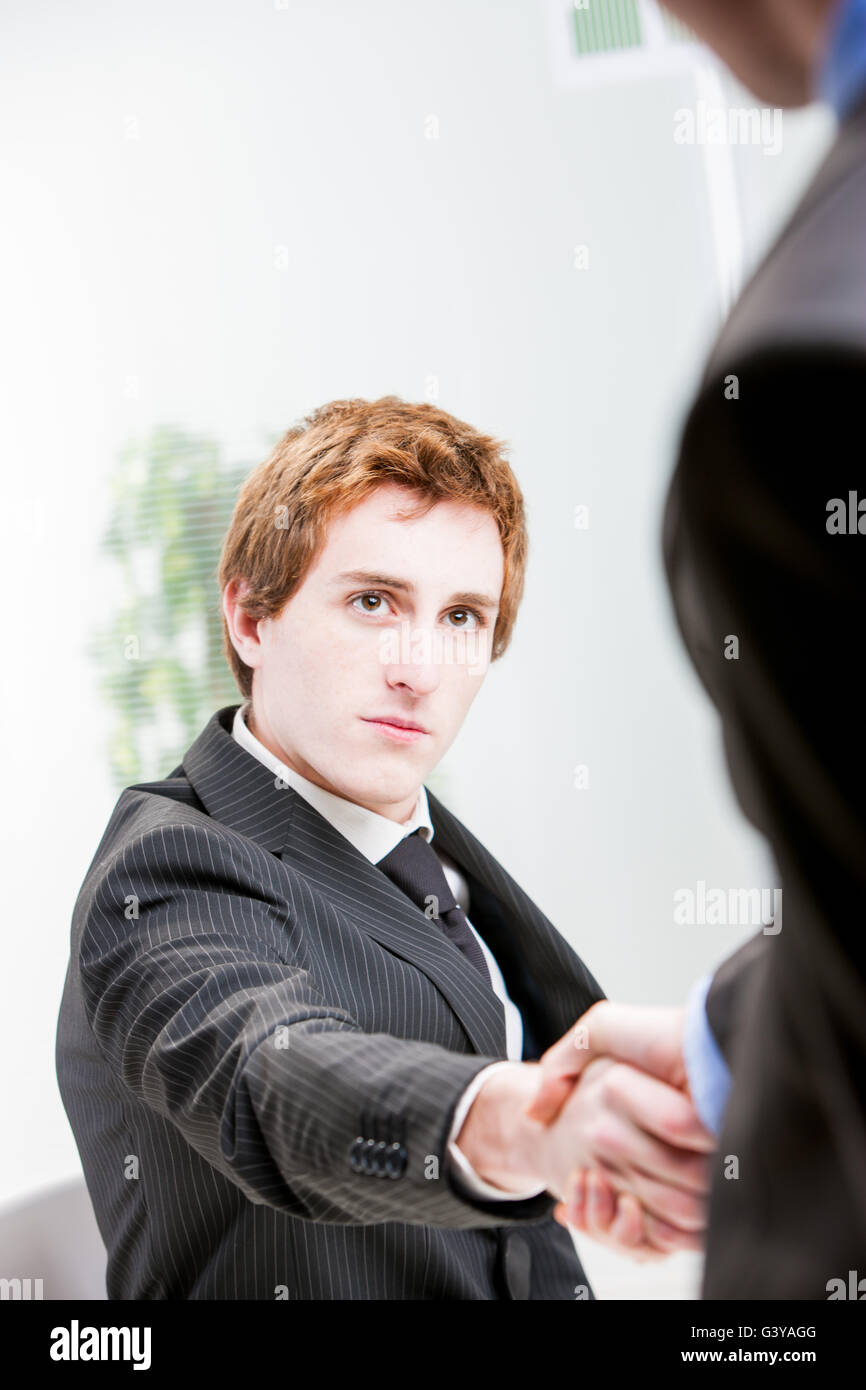 Shake hand agreement hi-res stock photography and images - Alamy