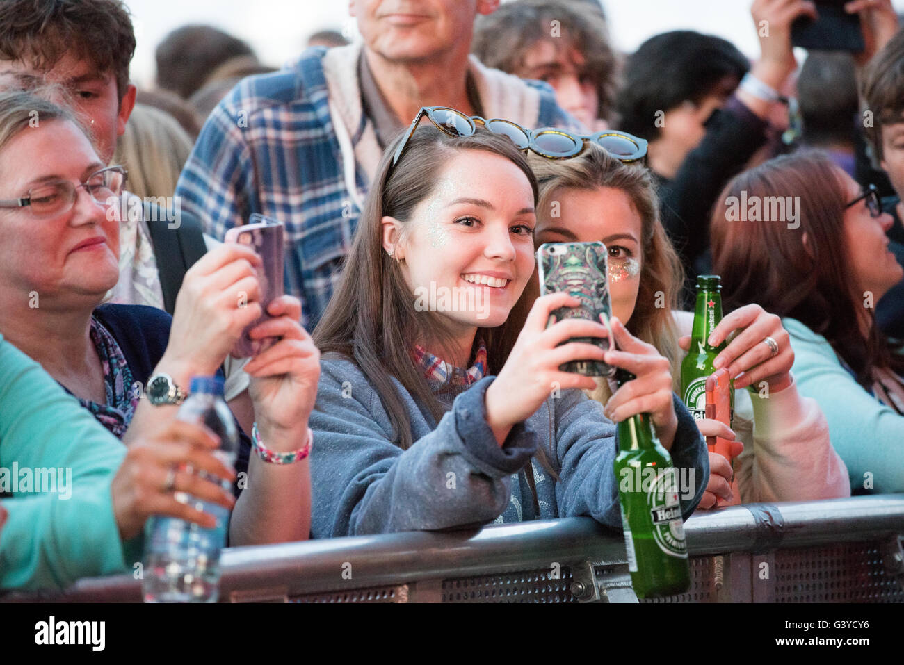 Beer revellers hi-res stock photography and images - Alamy