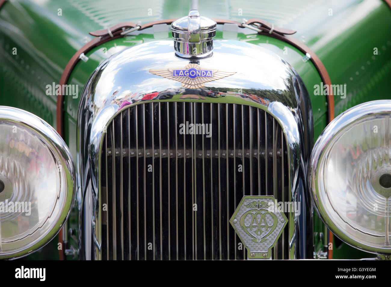 Classic car insignia hi-res stock photography and images - Alamy