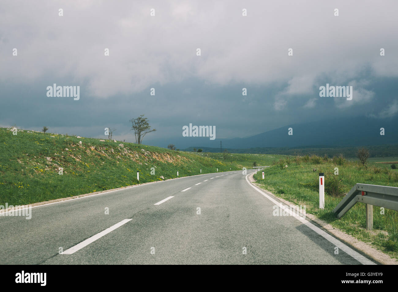 Rainy road trip hi-res stock photography and images - Alamy
