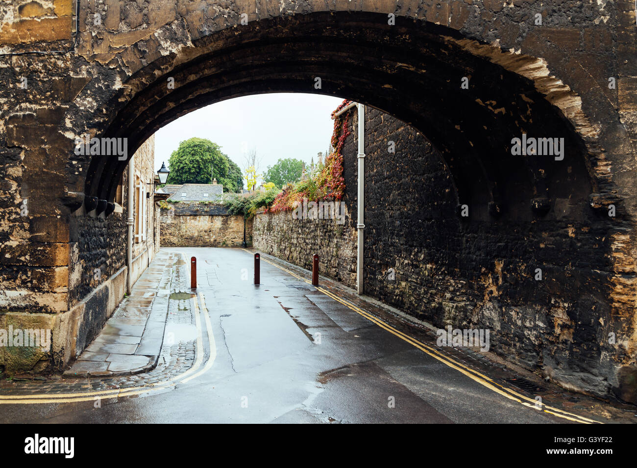 Empty lane hi-res stock photography and images - Alamy
