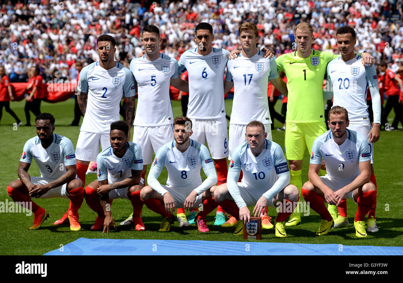 England team group (Top R - L) Kyle Walker, Gary Cahill, Chris Smalling ...