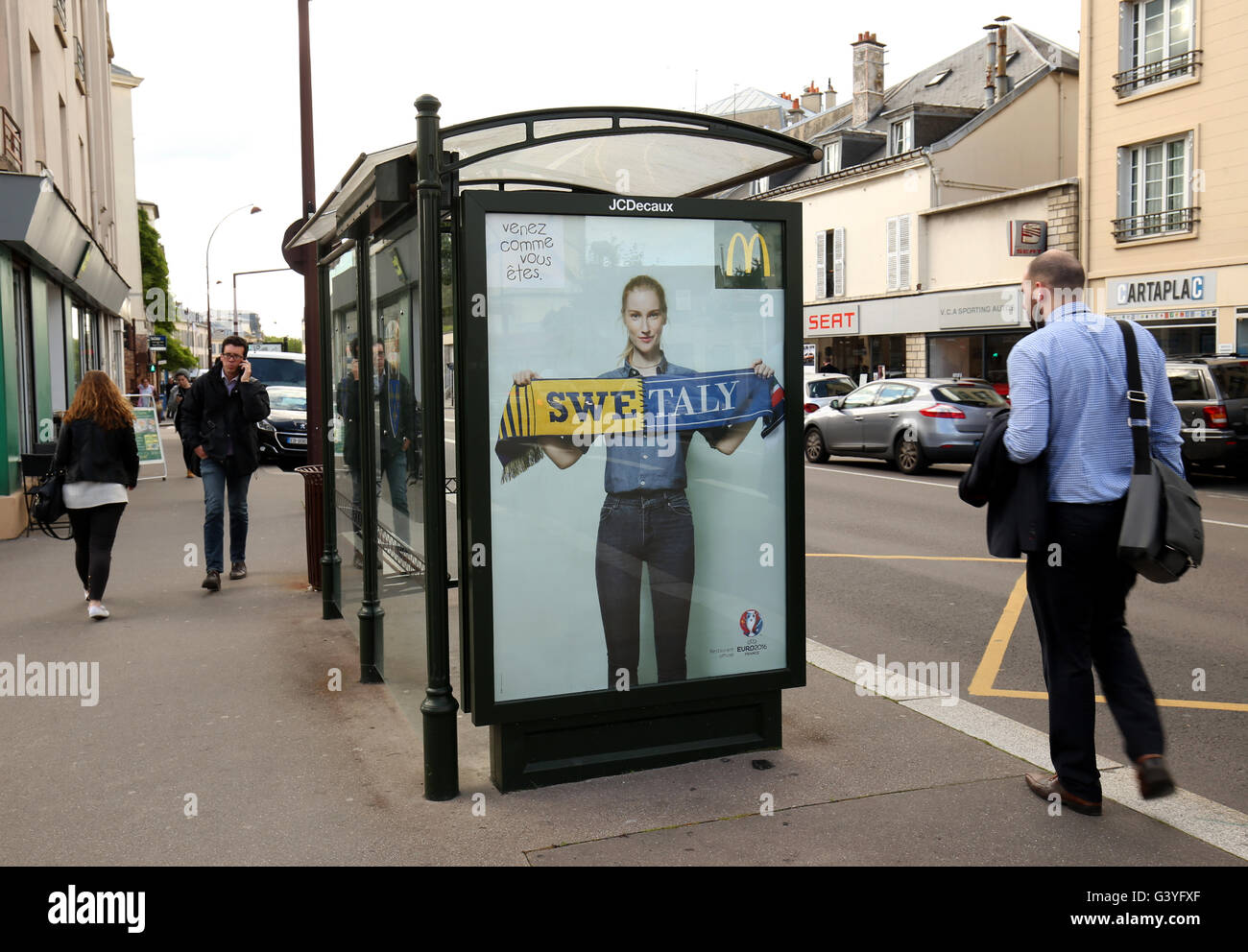 Advertising in france hi-res stock photography and images - Alamy