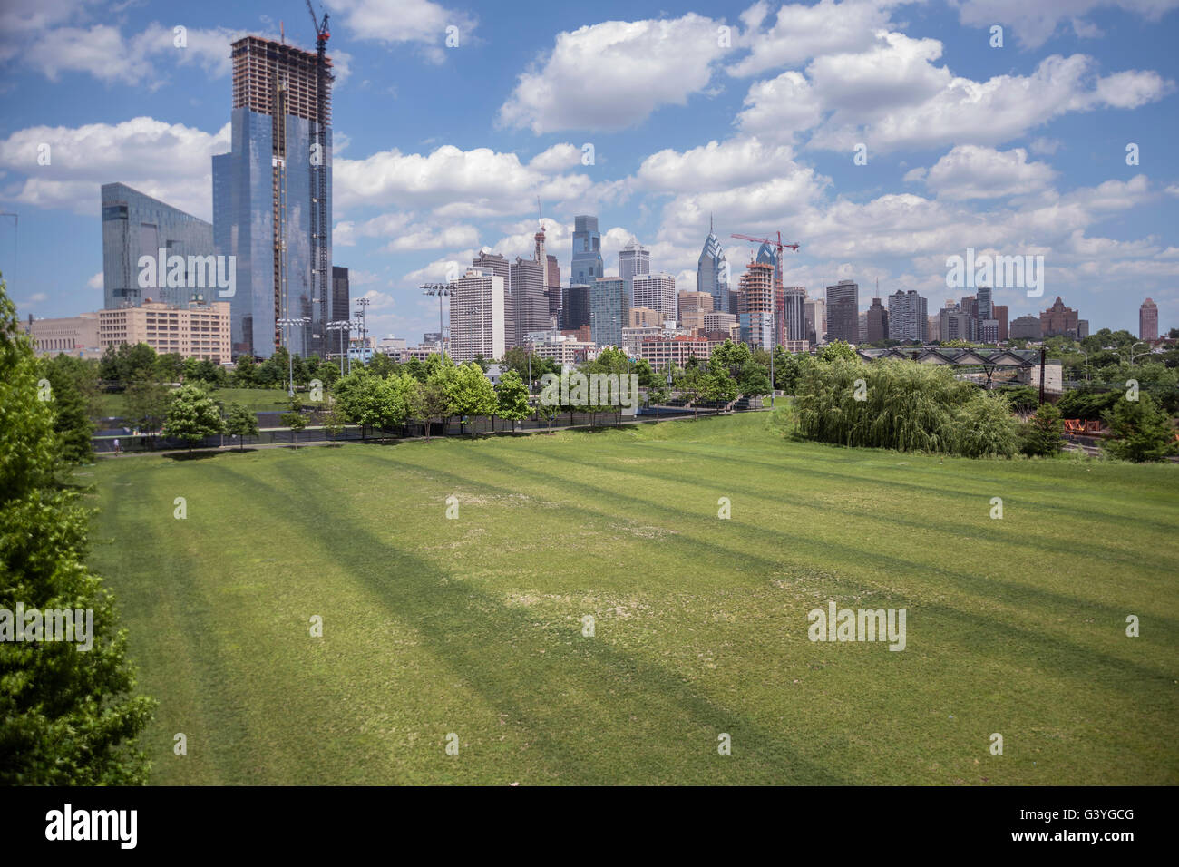 Center city philadelphia skyline hi-res stock photography and images ...