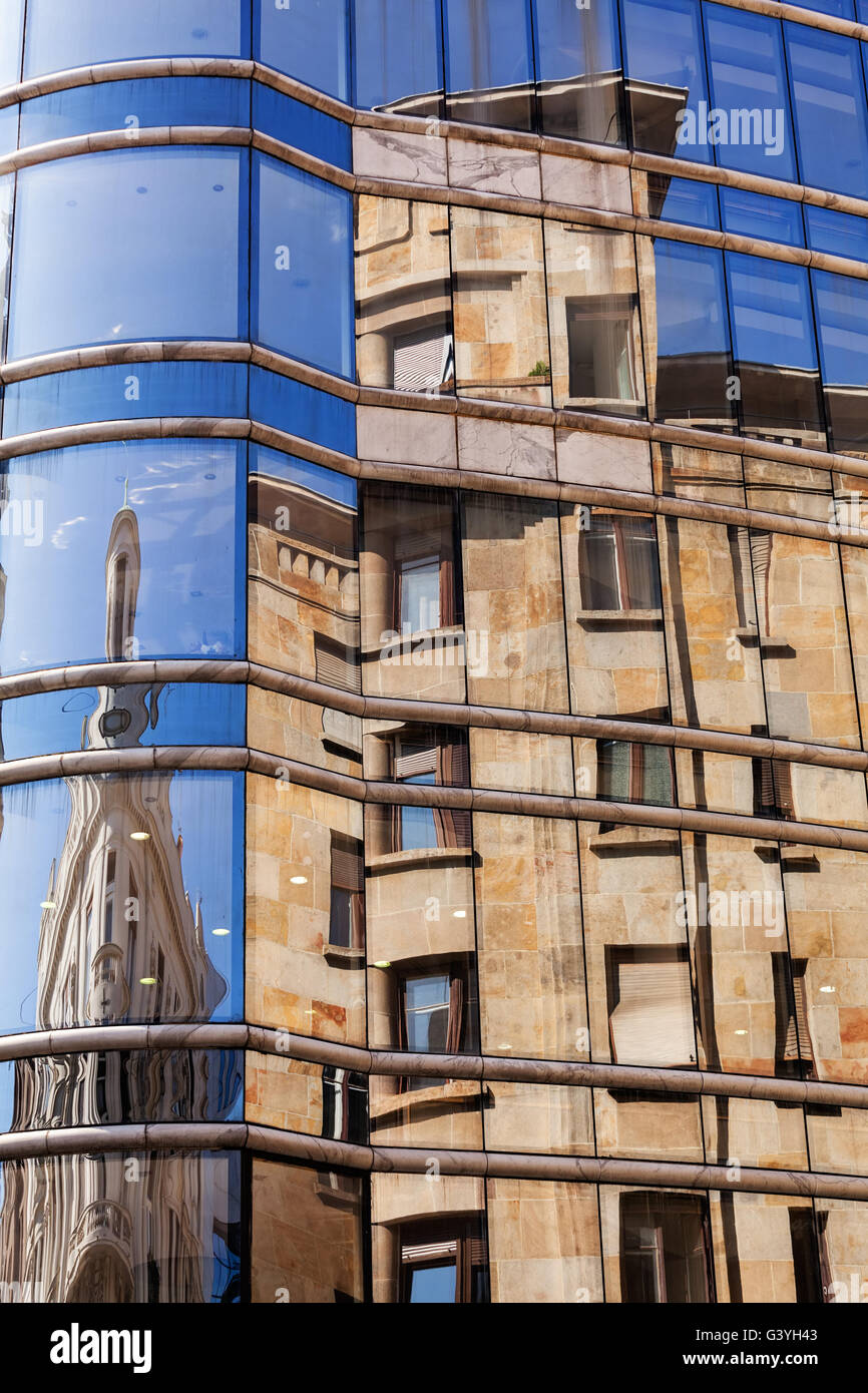reflection of stone facade on modern glass facade Stock Photo - Alamy reflection of stone facade on modern glass facade Stock Photo - Alamy