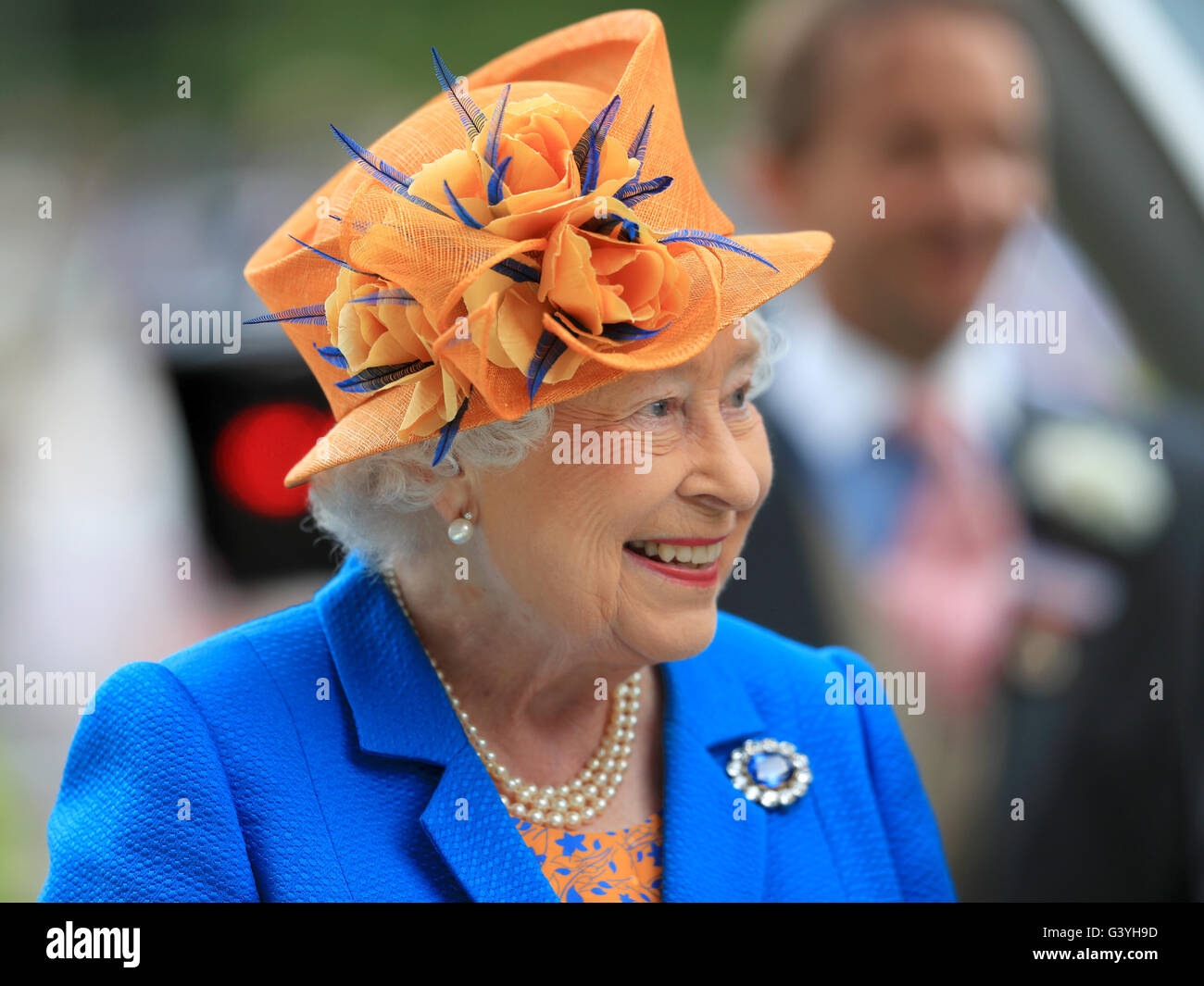 Queen elizabeth ii headshot 2016 hi-res stock photography and images ...