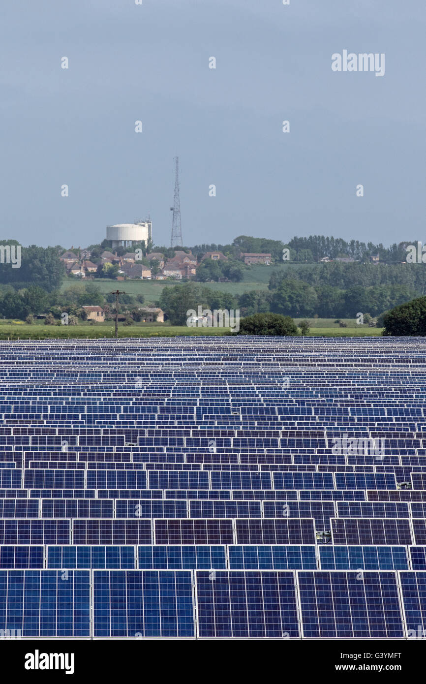 Solar panel renewable energy hi-res stock photography and images - Alamy