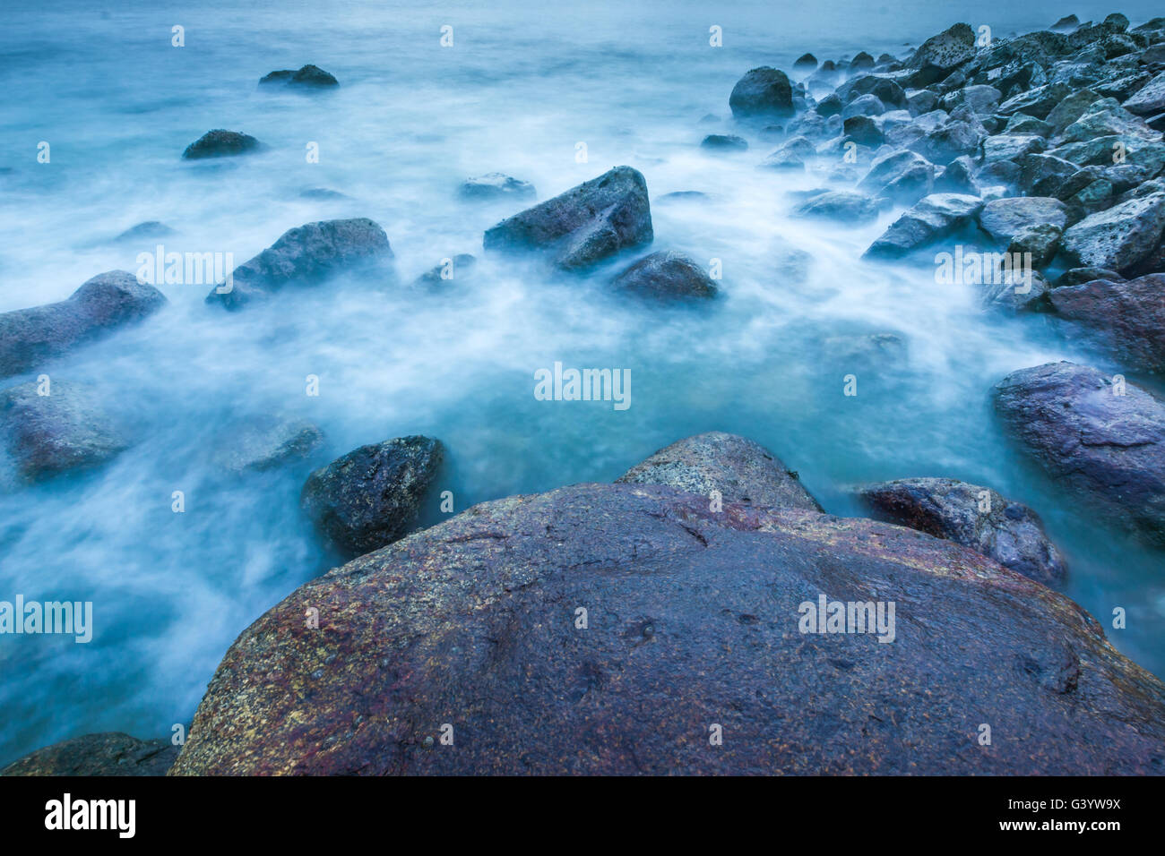 Transverse waves hi-res stock photography and images - Alamy