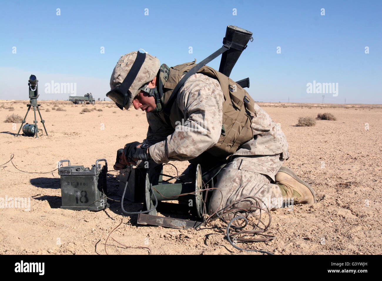 Field wireman connects the communications relay Stock Photo - Alamy