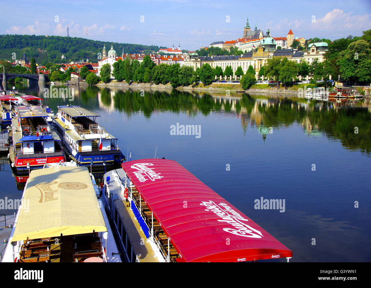 Moldau prague castle hi-res stock photography and images - Alamy