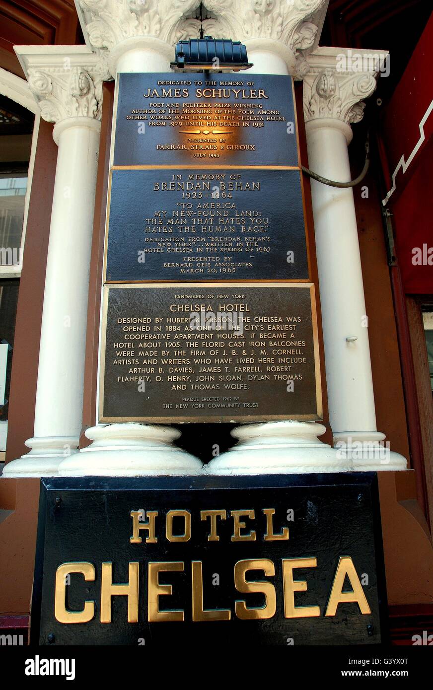 New York City: Historic plaques flank the entrance doors to the ...