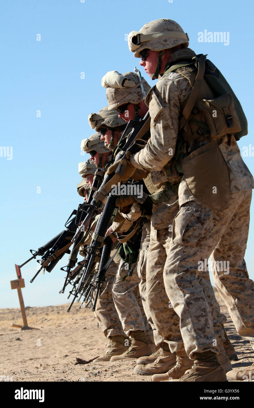 M16a2 rifle hi-res stock photography and images - Alamy