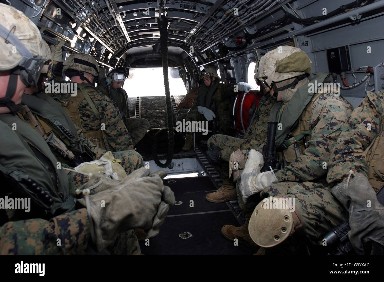 Ch 46 sea knight marines hi-res stock photography and images - Alamy