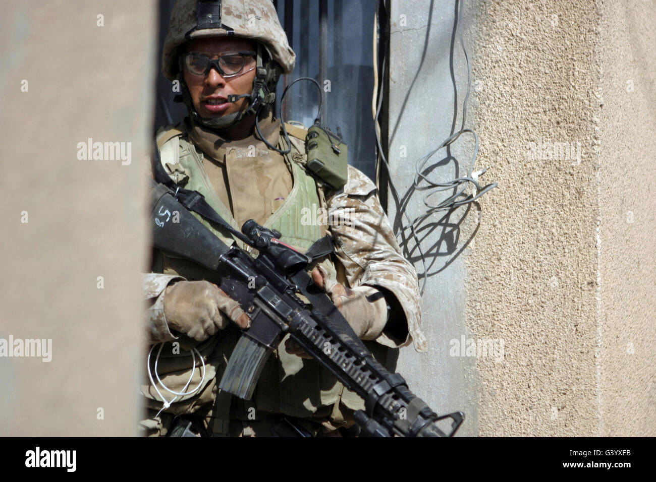 Sniper fire hi-res stock photography and images - Alamy