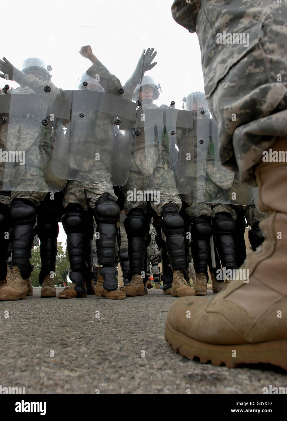 Riot control troops hi-res stock photography and images - Alamy