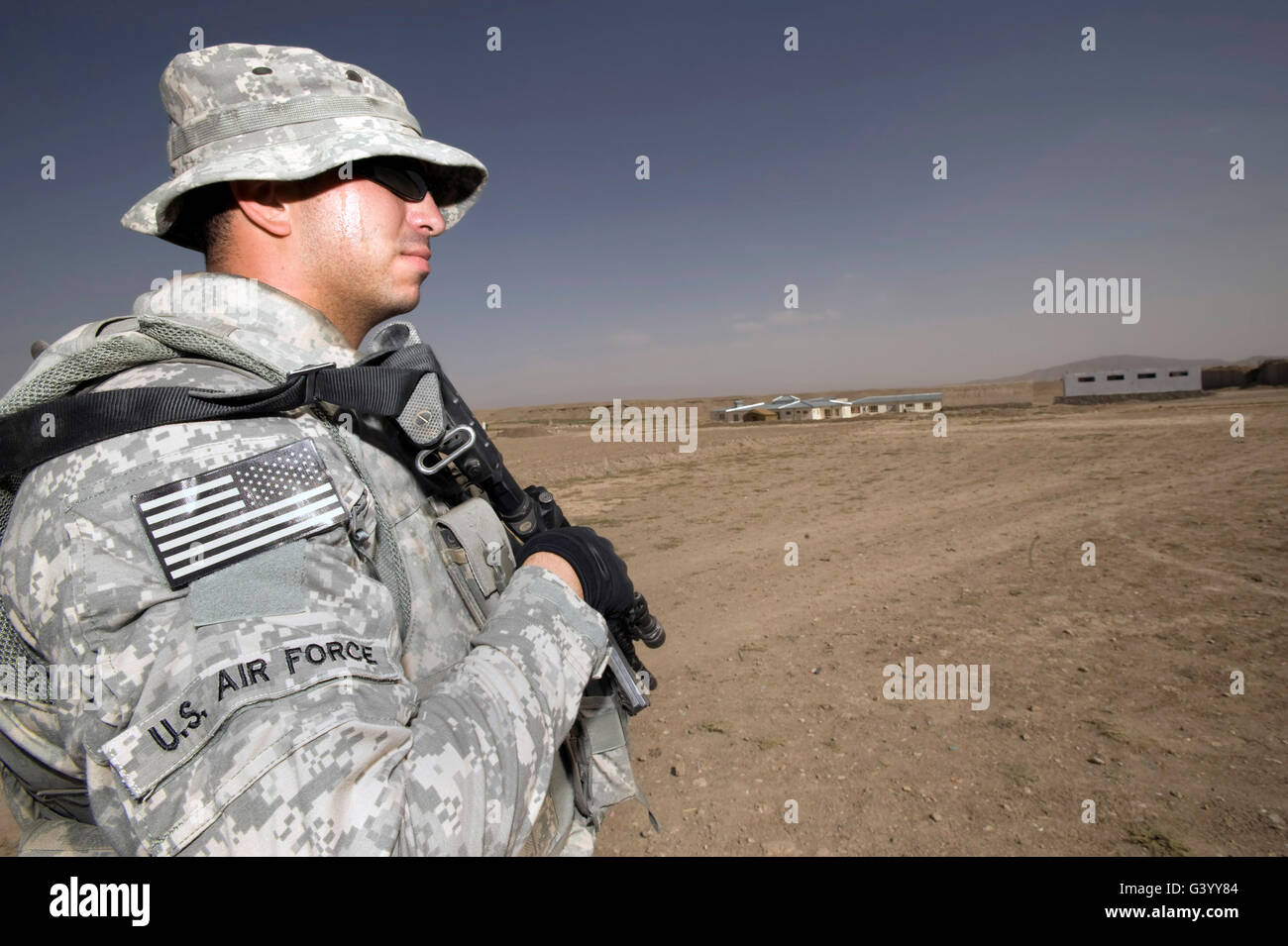 A soldier providing security Stock Photo - Alamy
