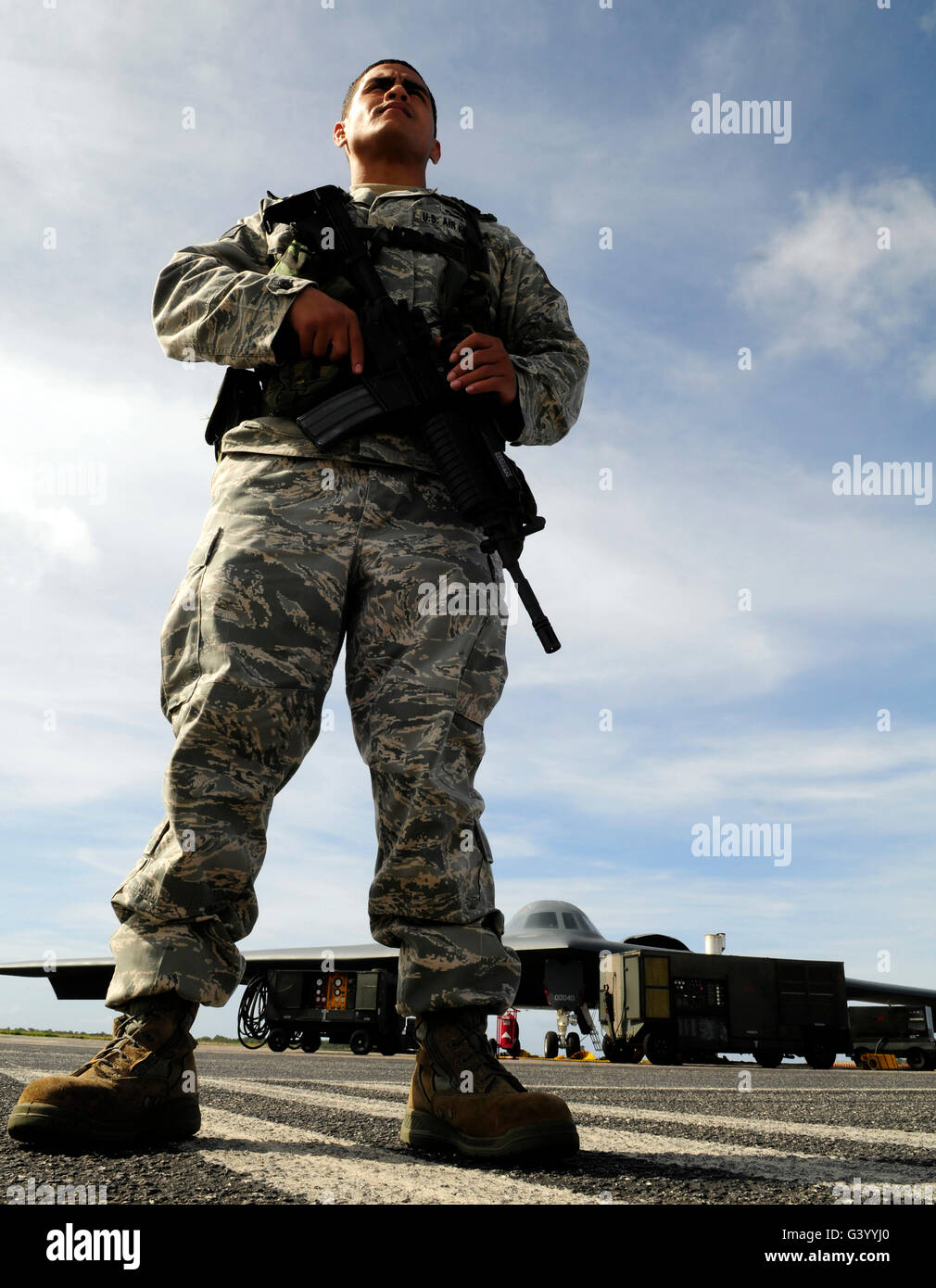 Static posts hi-res stock photography and images - Alamy