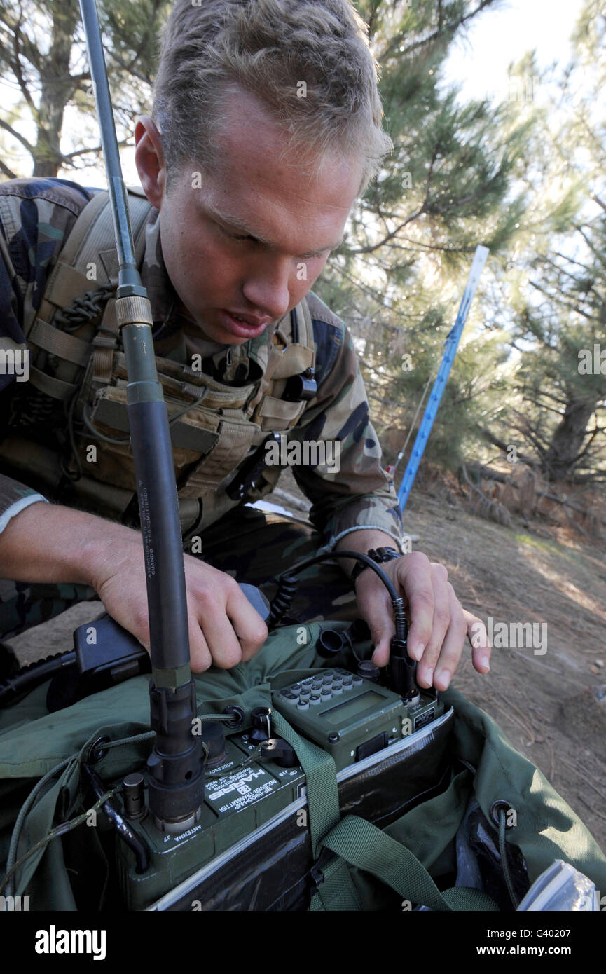 Radio antenna military hi-res stock photography and images - Alamy