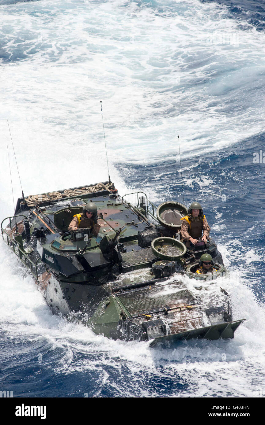 Amphibious combat vehicle hi-res stock photography and images - Alamy