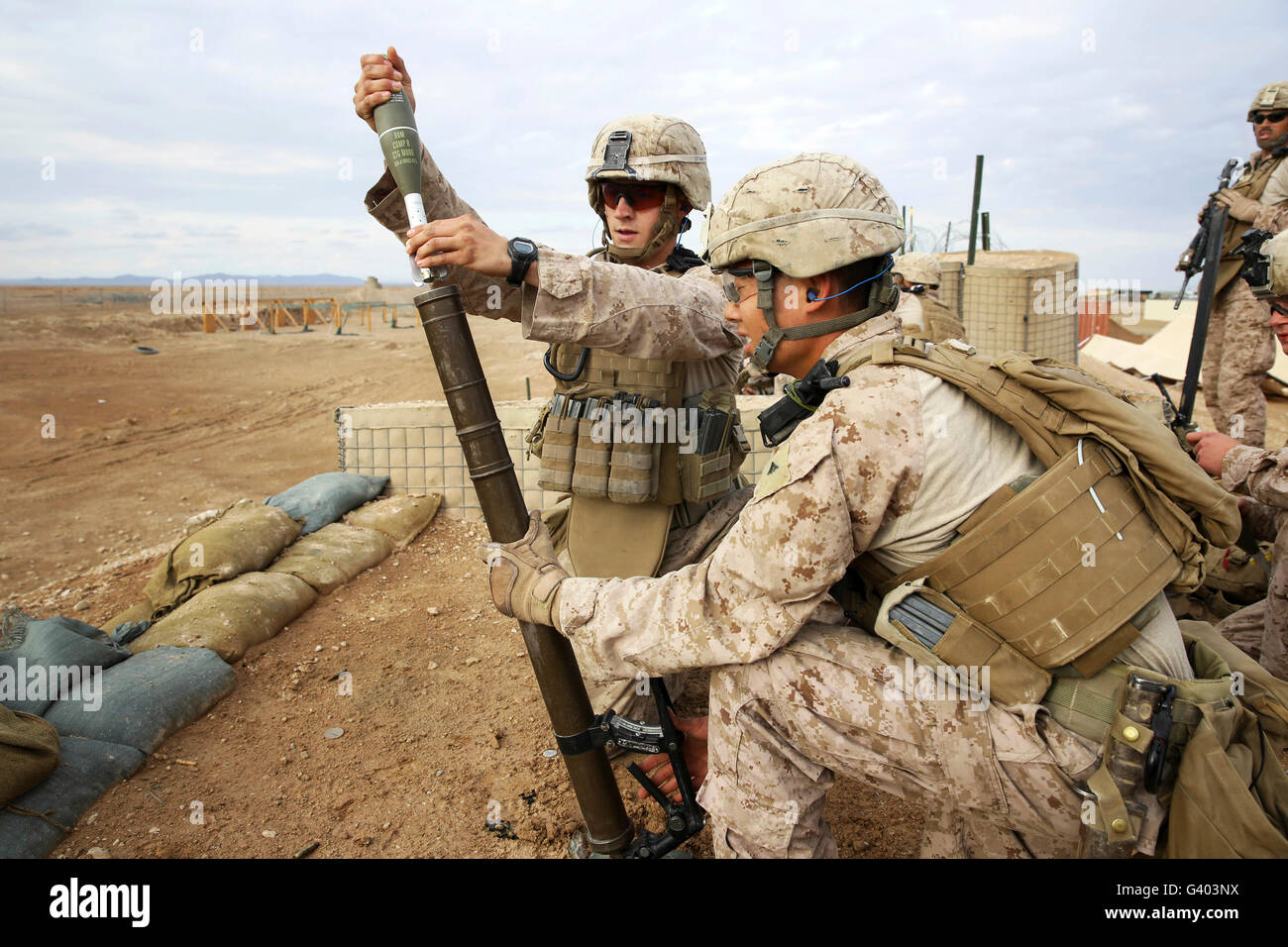 U.S. Marine fires a 60mm mortar Stock Photo: 105723798 - Alamy