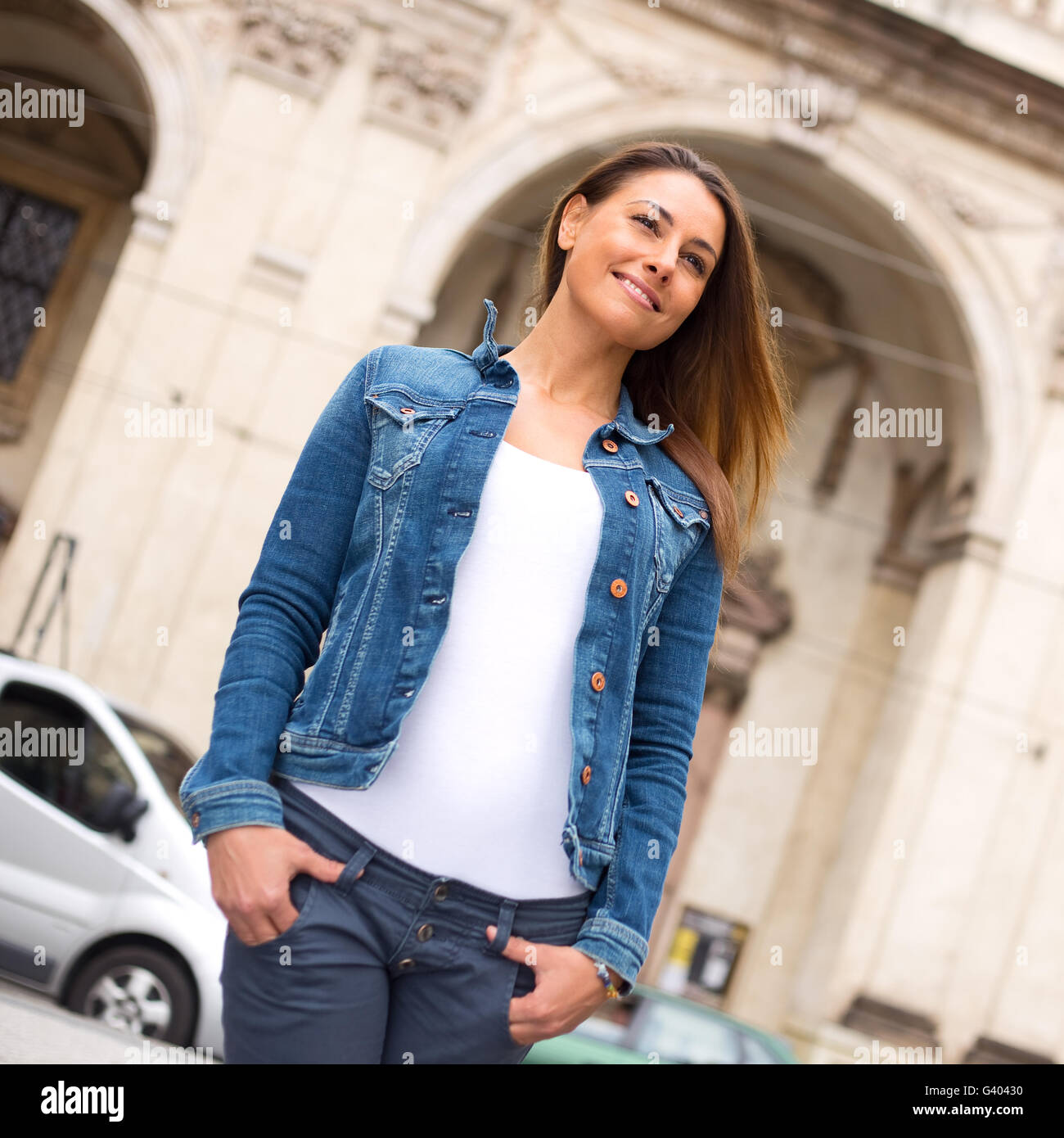 Woman street fashion hi-res stock photography and images - Alamy