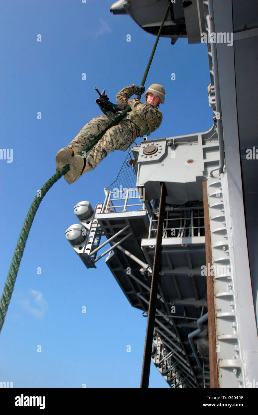 Marine corps ch 46 sea knight helicopter hi-res stock photography and ...