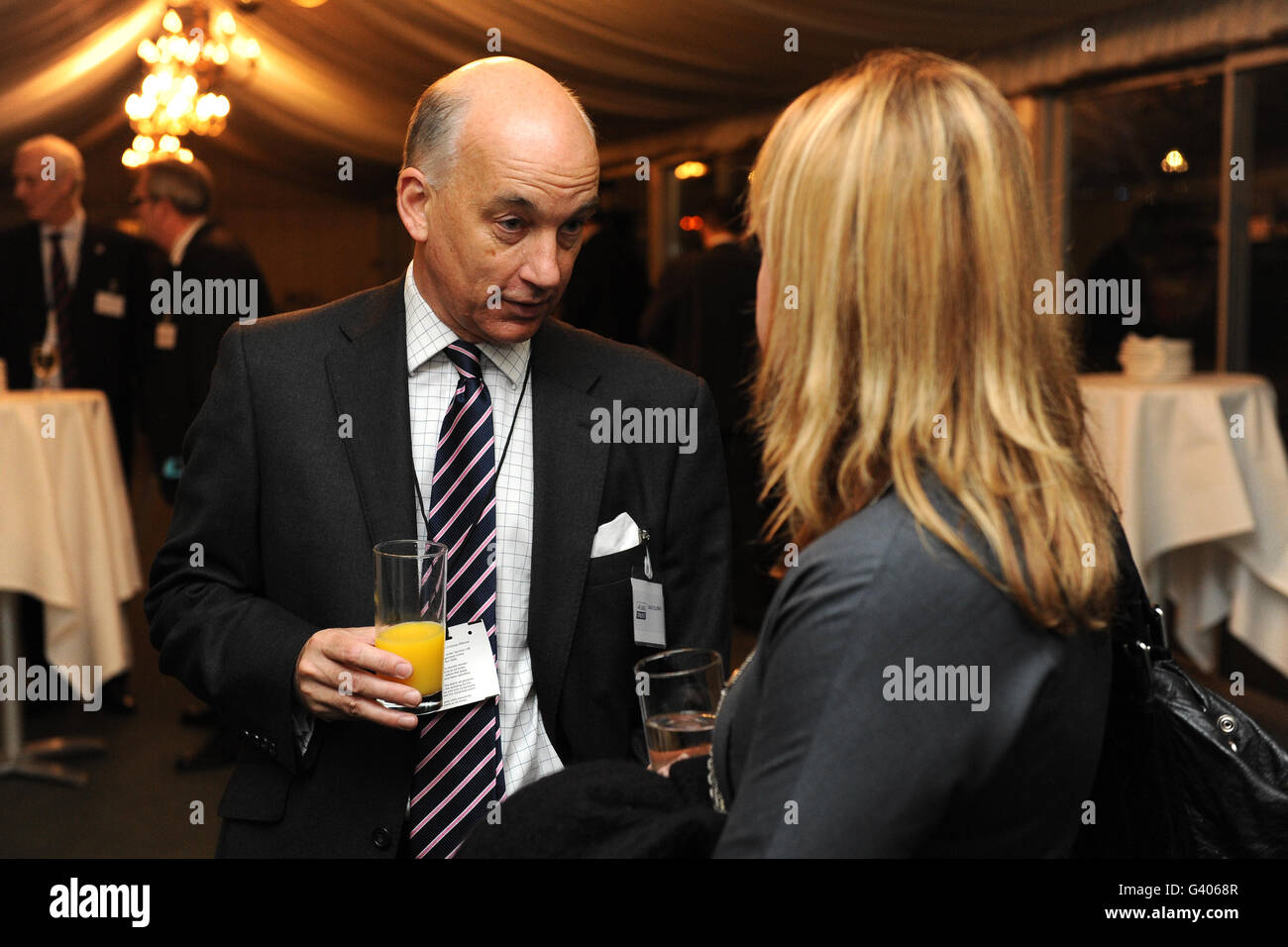 Former fa referee david elleray speaks with guests hi-res stock ...