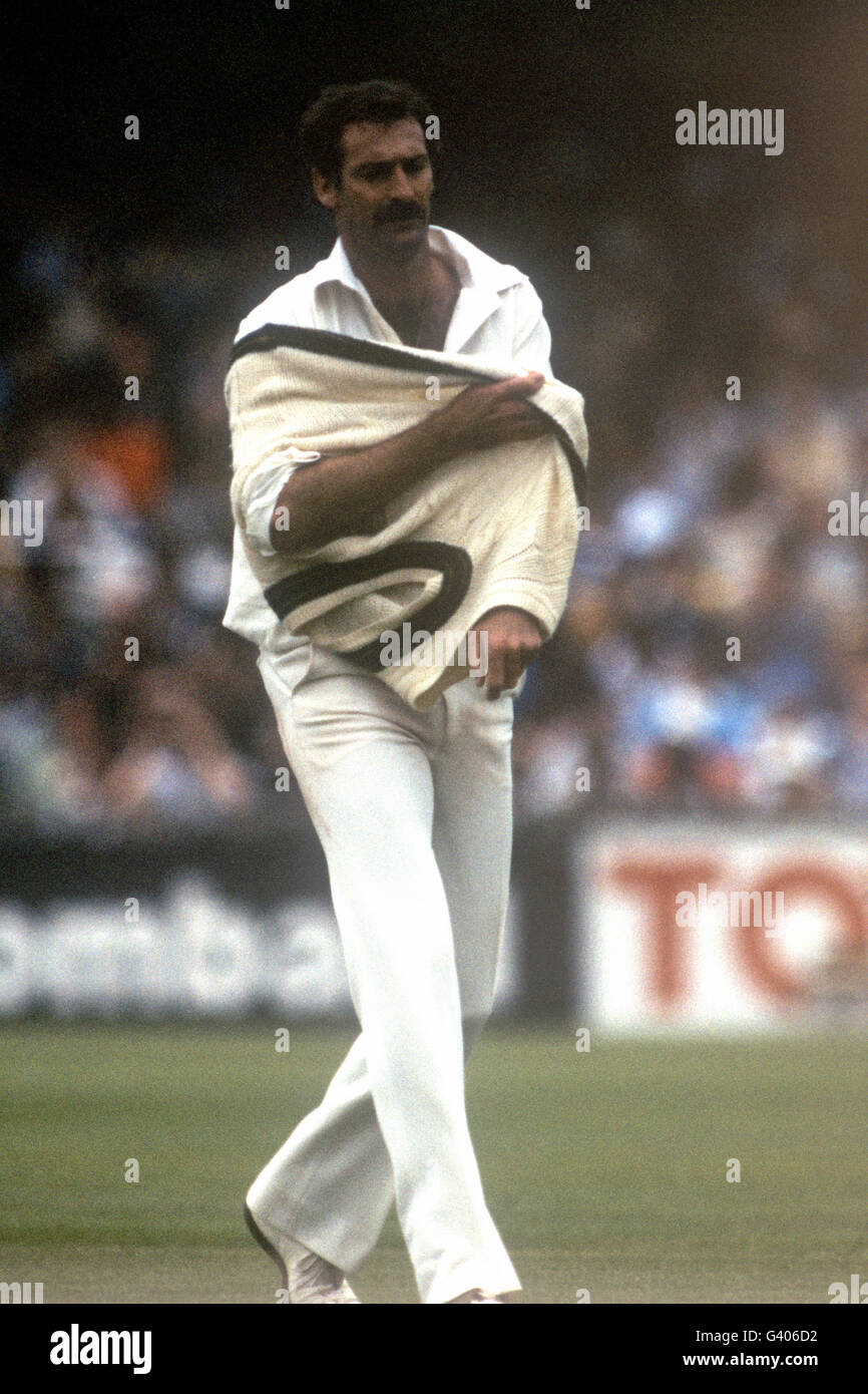 Australian fast bowler dennis lillee prepares for spell of bowling hi ...