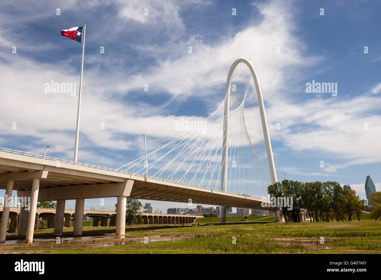 Dallas bridge hi-res stock photography and images - Alamy