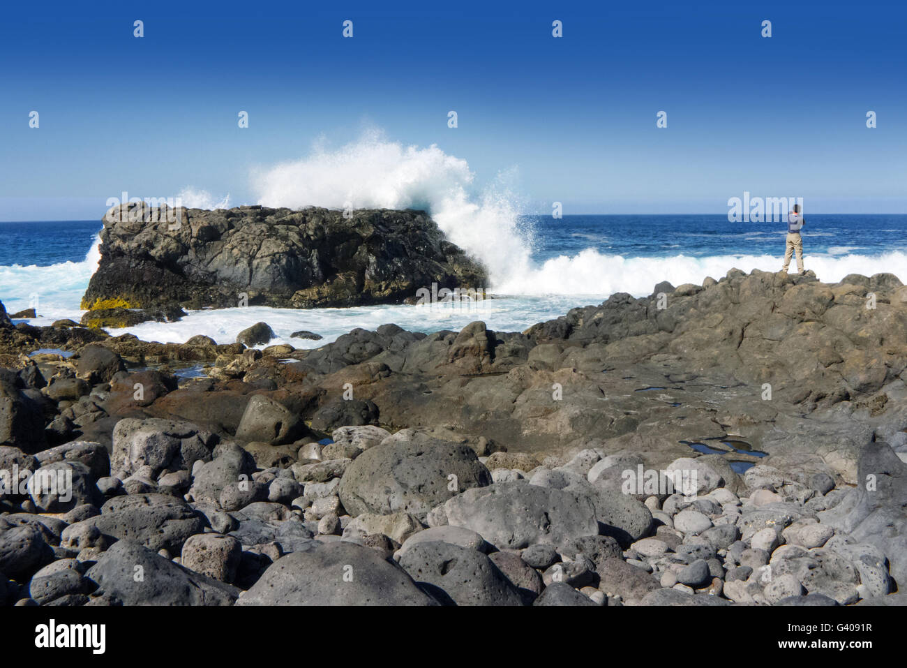 Rock sea breakers hi-res stock photography and images - Alamy
