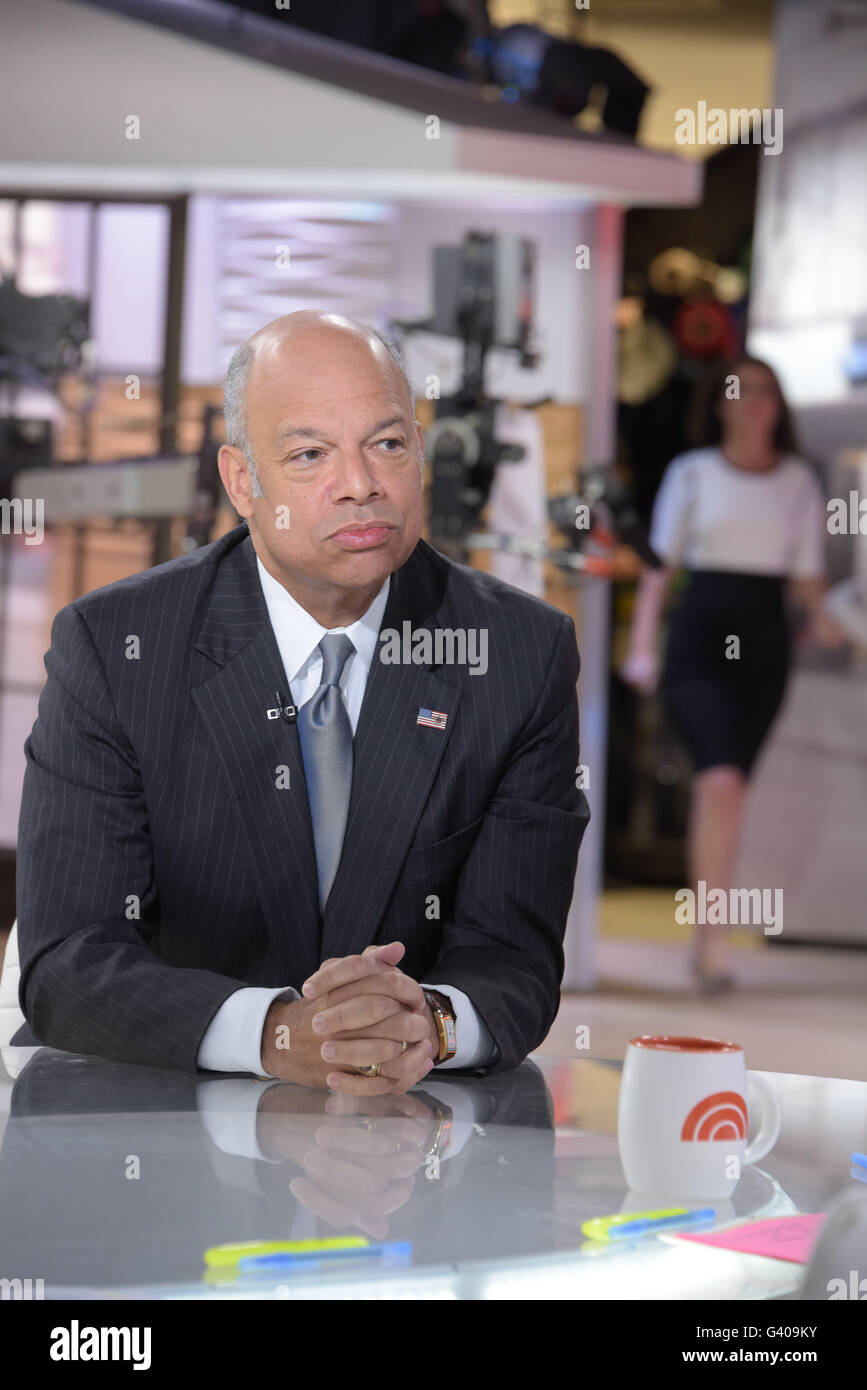 Crime tv show hi-res stock photography and images - Alamy