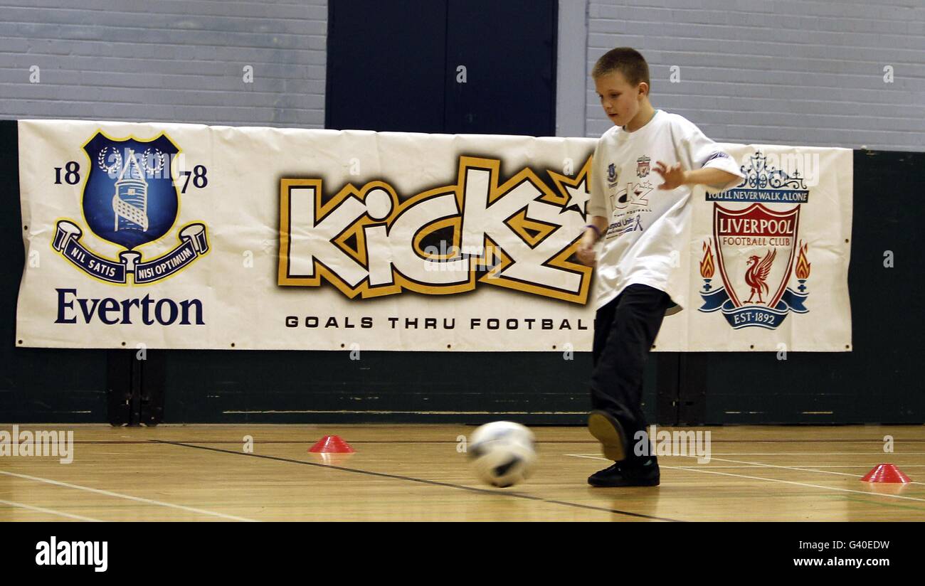 Soccer kickz goals thru football scargreen sports centre hi-res stock ...