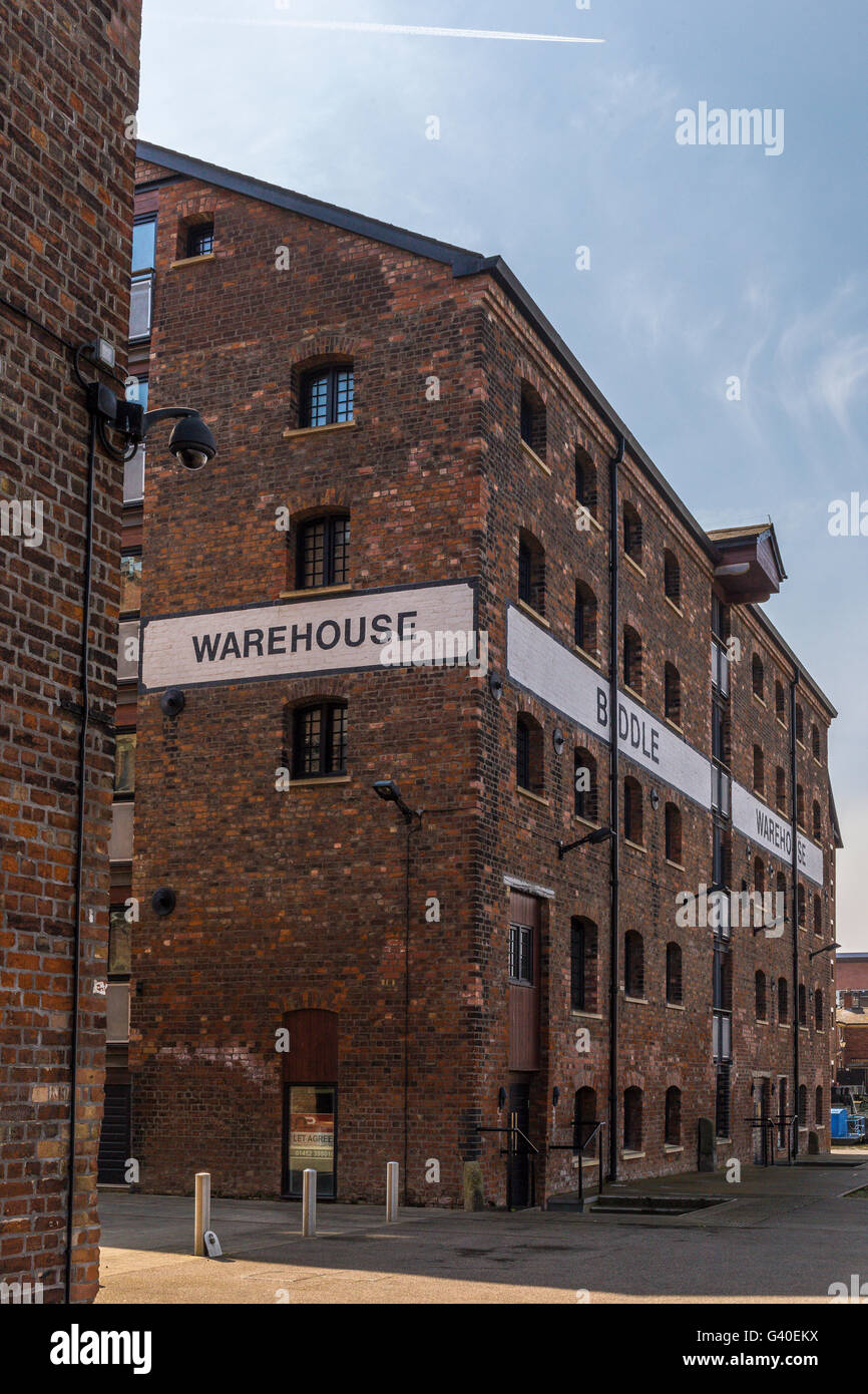 Renovated Warehouse at Gloucester Docks Stock Photo - Alamy