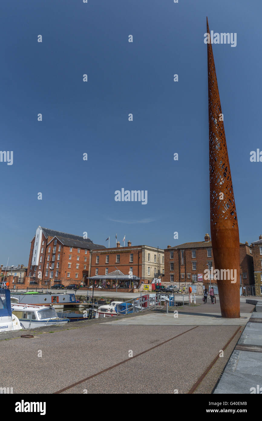 Gloucester docks sculpture hi-res stock photography and images - Alamy