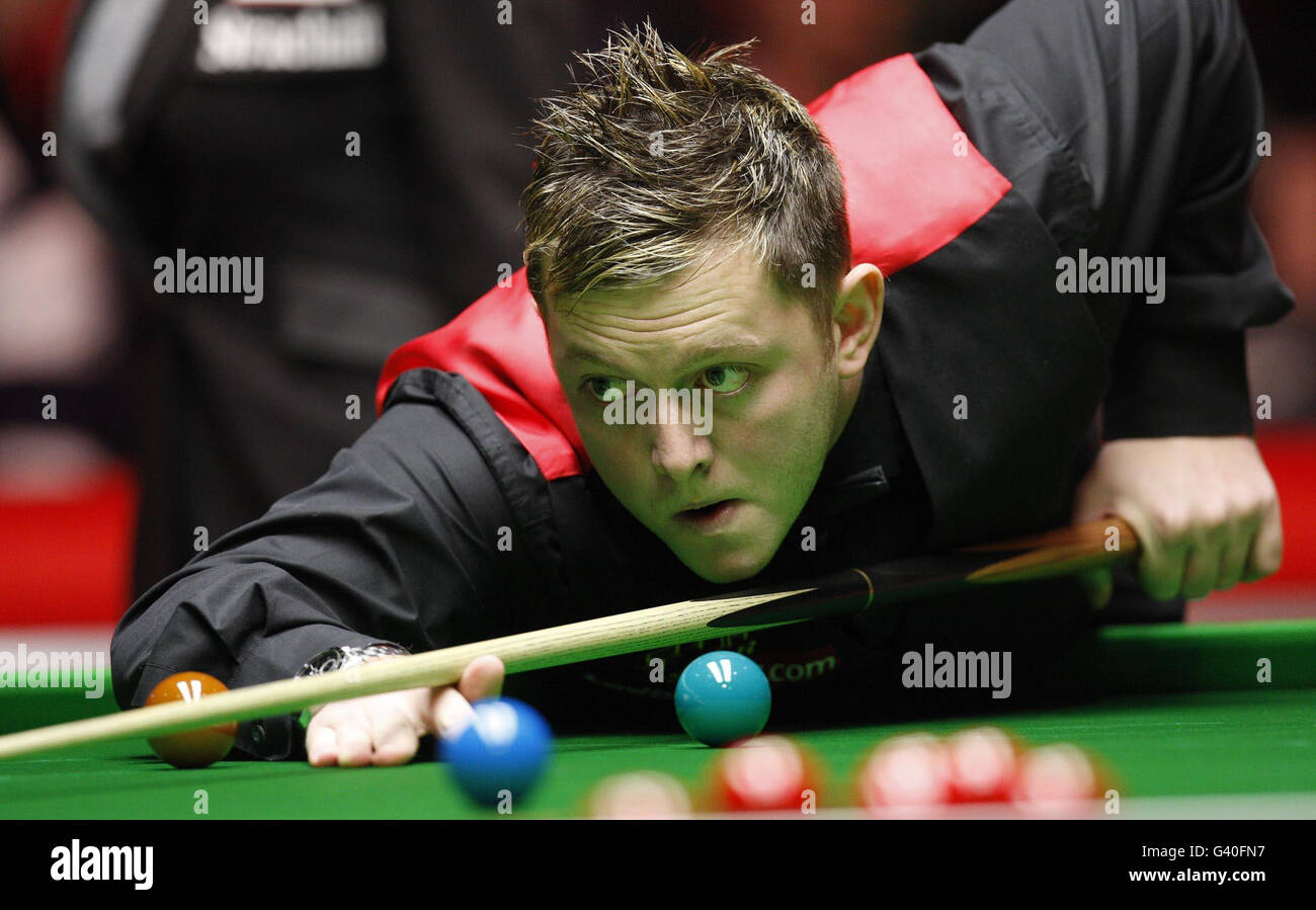 Ronnie osullivan the masters wembley arena hi-res stock photography and ...