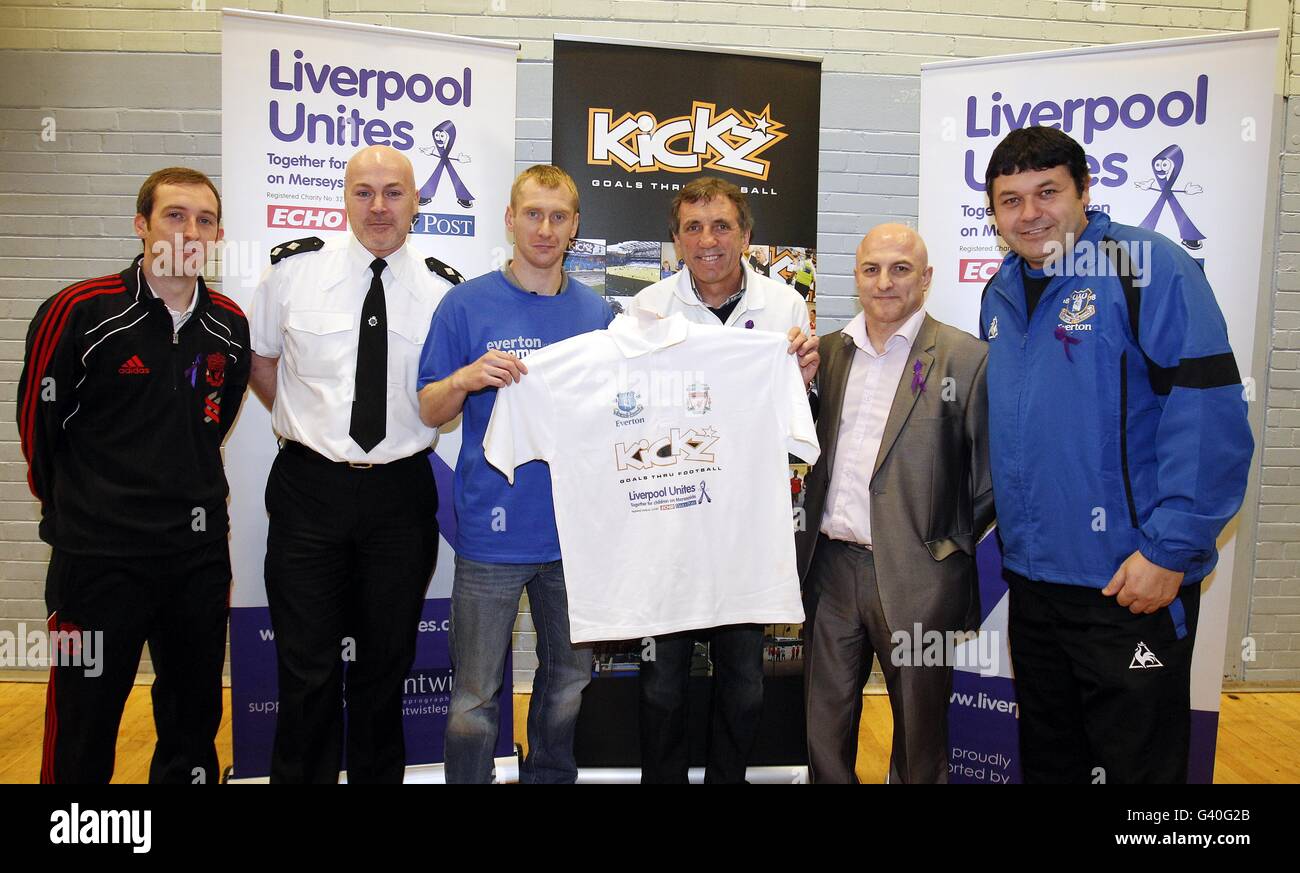 Soccer kickz goals thru football scargreen sports centre hi-res stock ...