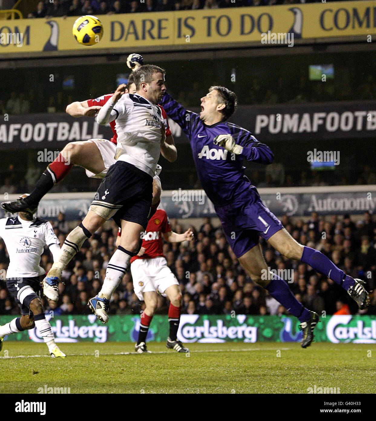 Left to right manchester united goalkeeper edwin van der sar hi-res ...